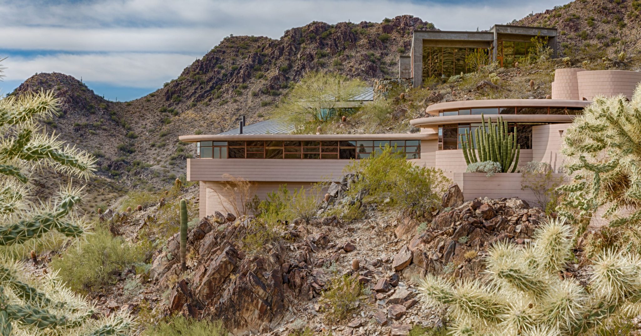 Photos Outside | Norman Lykes House designed by Frank Lloyd Wright