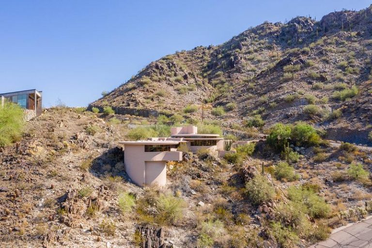 Photos Outside | Norman Lykes House designed by Frank Lloyd Wright